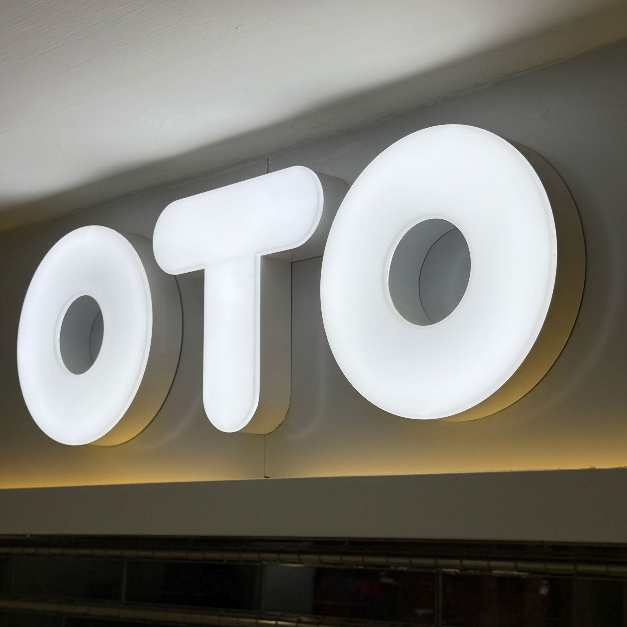 Custom Illuminated 3D Channel Letters | MK Neon